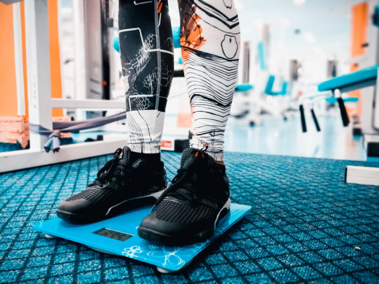 When is the Best Time to Weigh Yourself for Accurate Results? | 1AND1