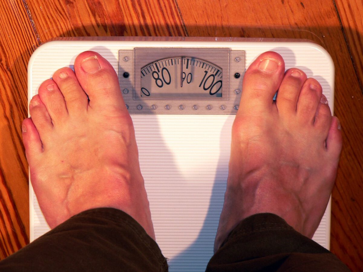 When is the Best Time to Weigh Yourself for Accurate Results? | 1AND1