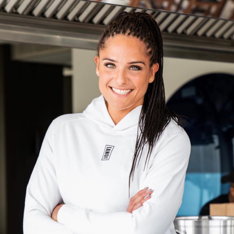 The Women of 1AND1: Who They Are and What They Do | 1AND1