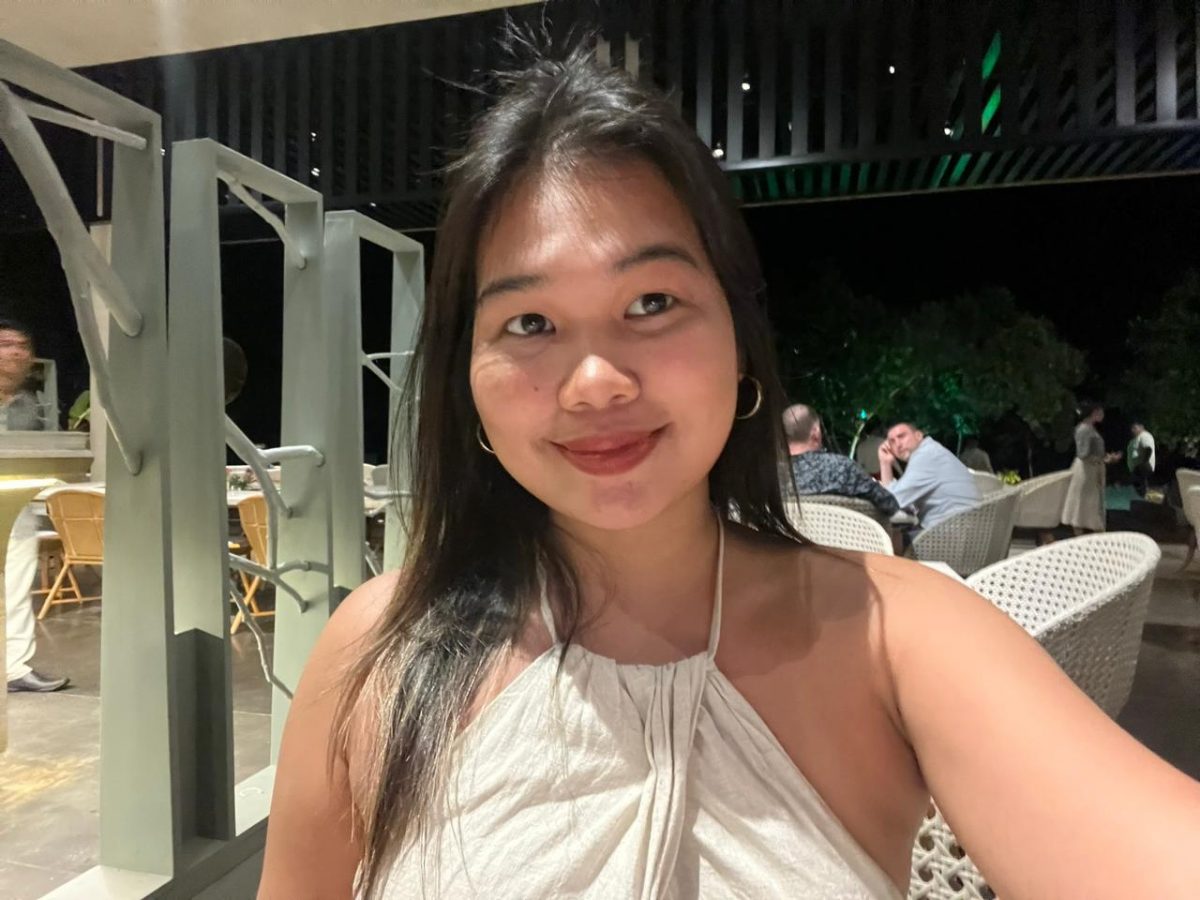 The Women of 1AND1: Who They Are and What They Do | 1AND1